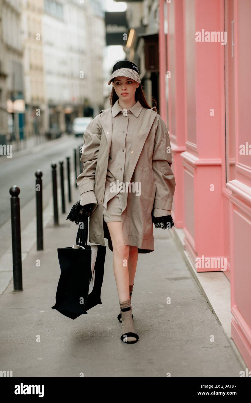 Street style, Ines Aktouf arriving at Patou Fall-Winter 2022-2023 ...