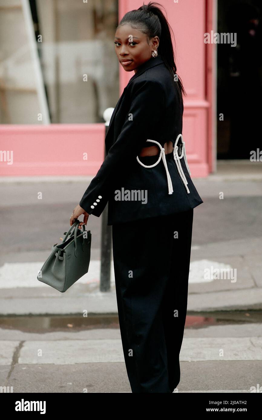 Street style, Patricia Bright arriving at Patou Fall-Winter 2022-2023 ...