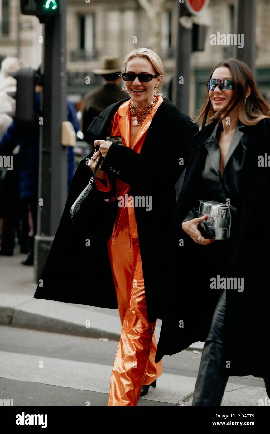 Street style, Yonca Calli arriving at Patou Fall-Winter 2022-2023 ...