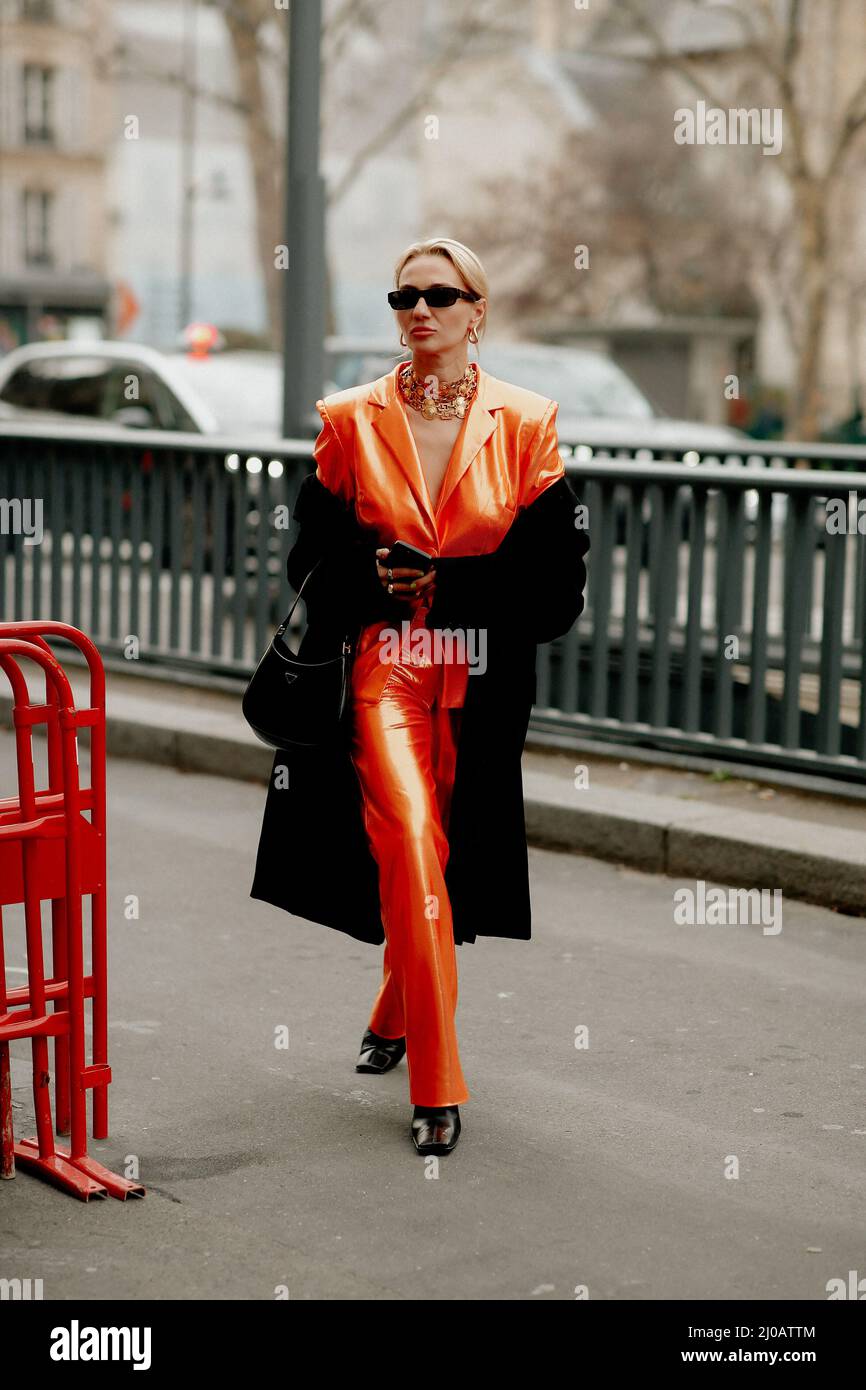 Street style, Yonca Calli arriving at Patou Fall-Winter 2022-2023 ...