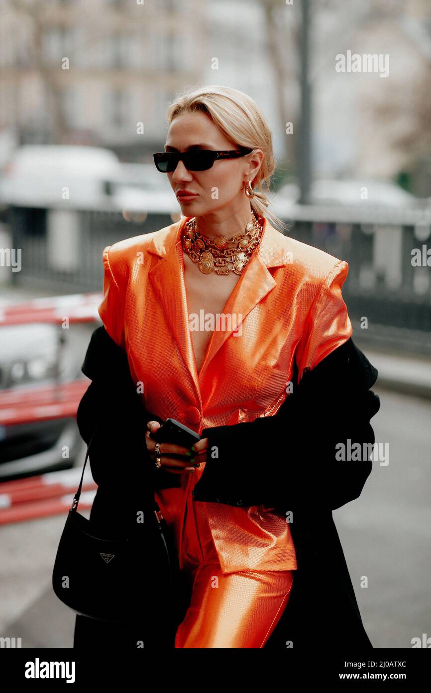Street style, Yonca Calli arriving at Patou Fall-Winter 2022-2023 ...