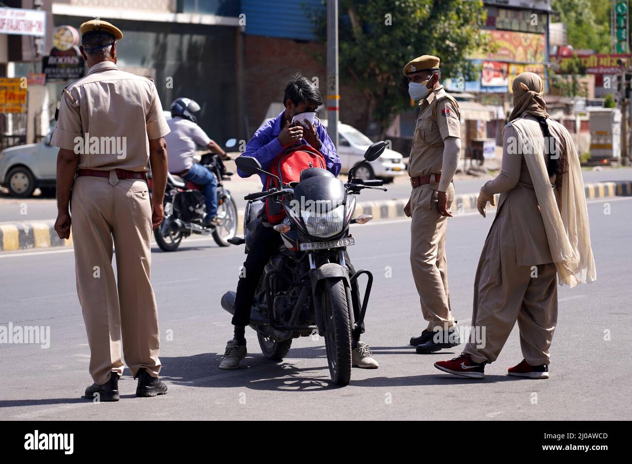 Indian police personnels hi-res stock photography and images - Alamy