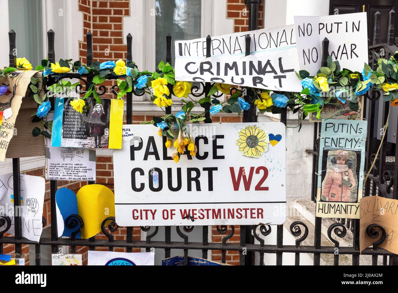 Russian embassy london hi-res stock photography and images - Alamy