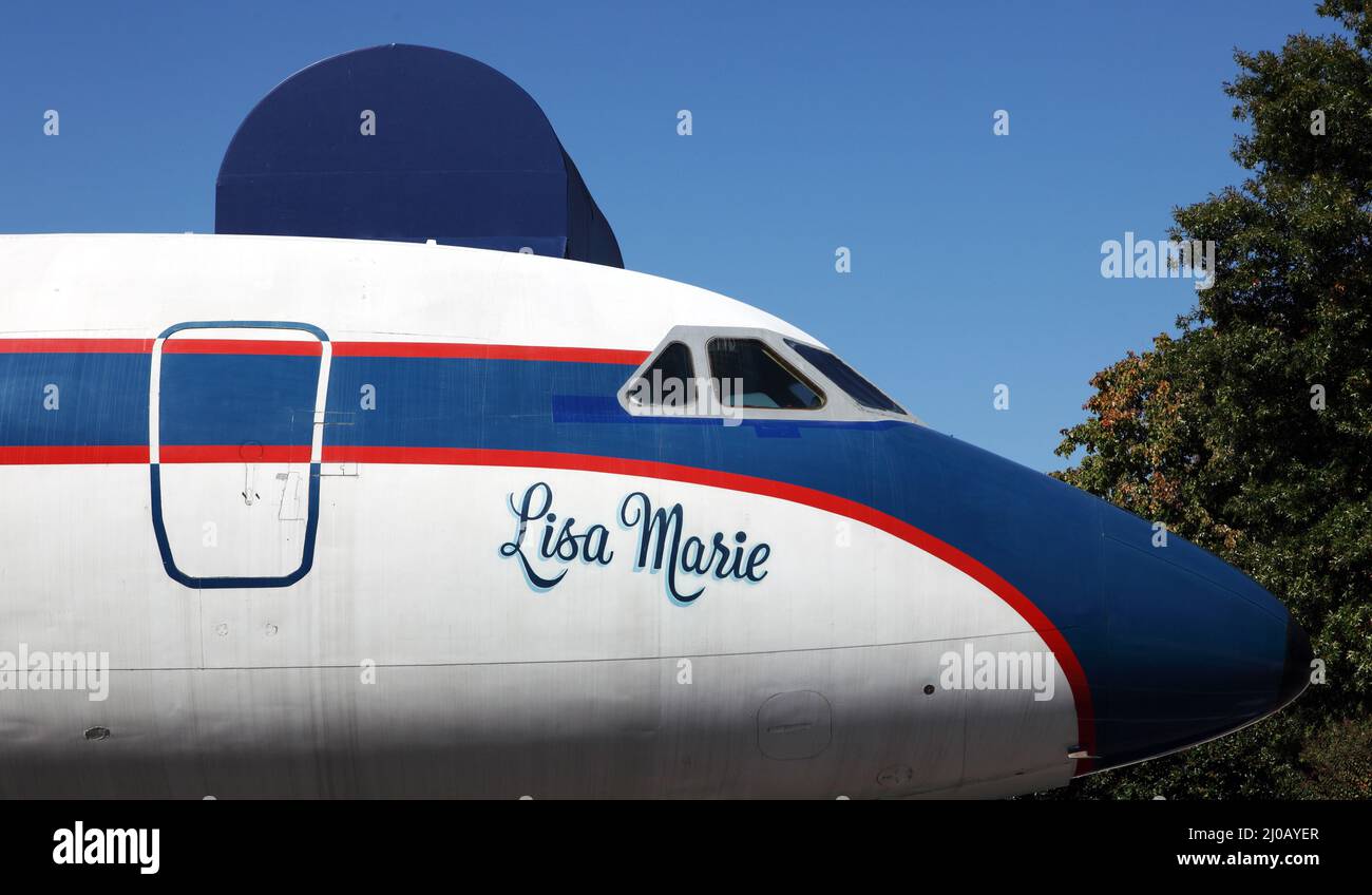 Lisa marie presley airplane hi-res stock photography and images - Alamy