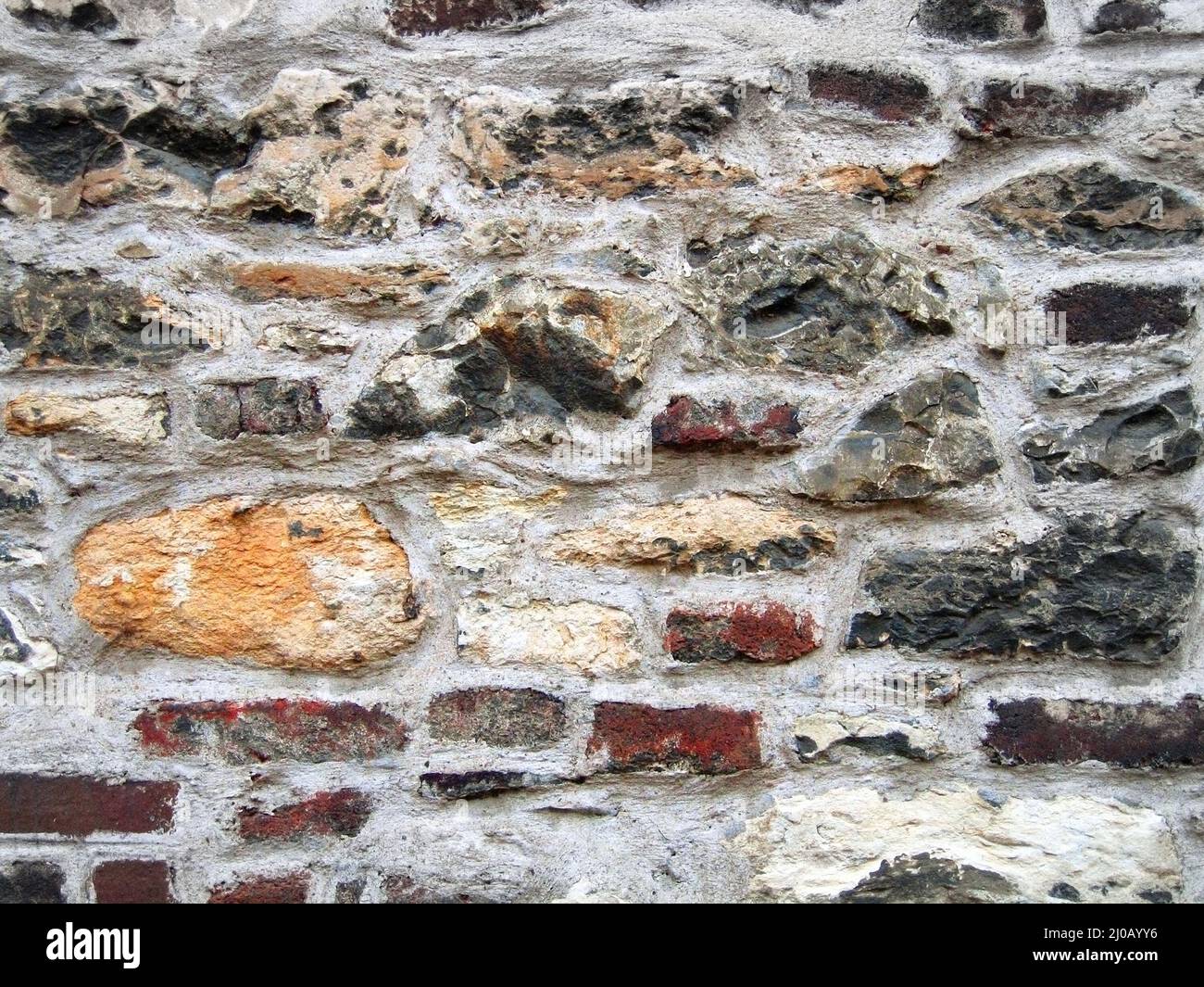 Old ragged wall hi-res stock photography and images - Alamy