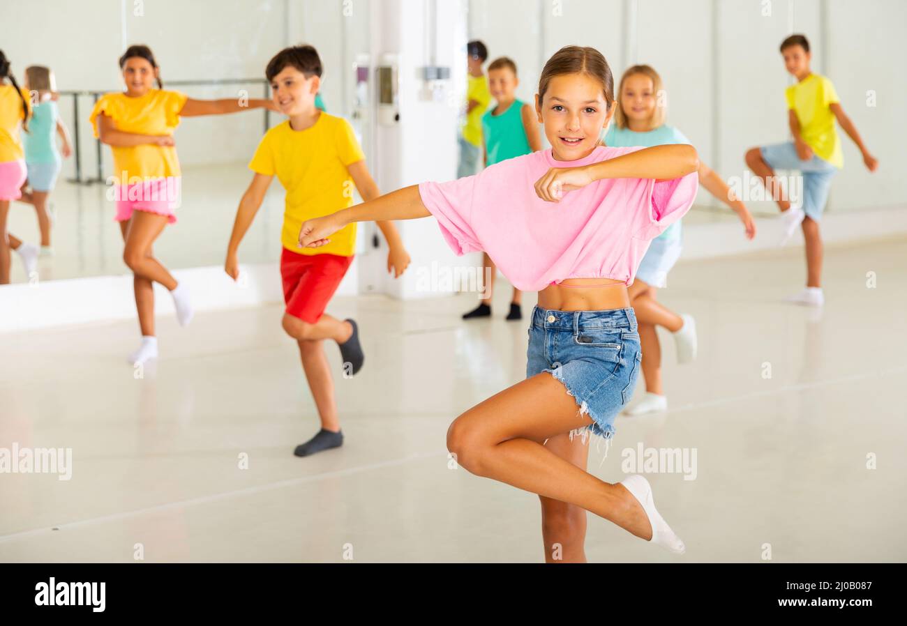 Kids dance moves hi-res stock photography and images - Alamy
