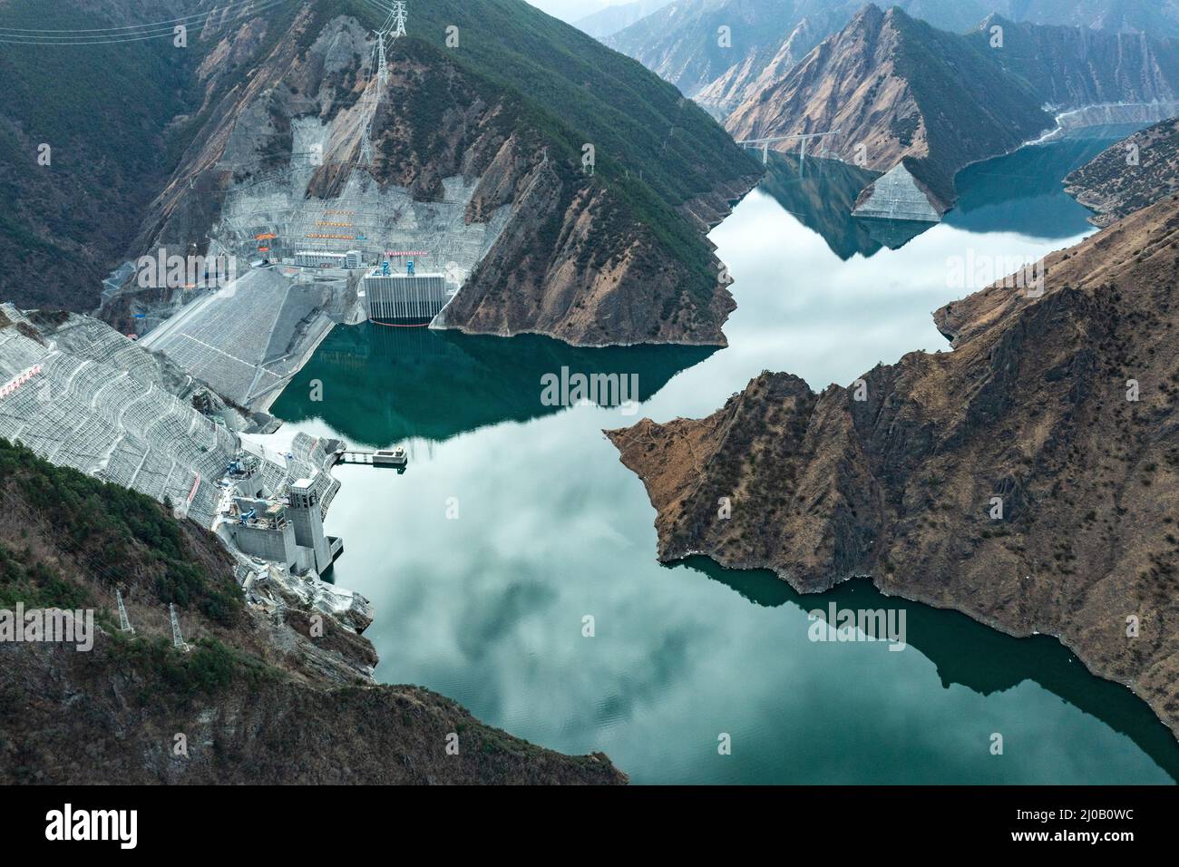 (220318) -- YAJIANG, March 18, 2022 (Xinhua) -- Aerial photo taken on ...