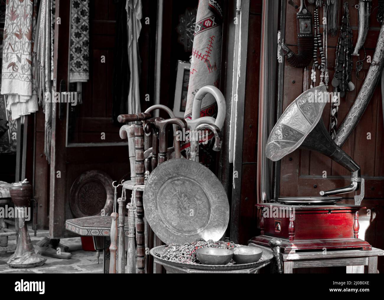 Trinkets and antique old objects from the old district of the city of ...