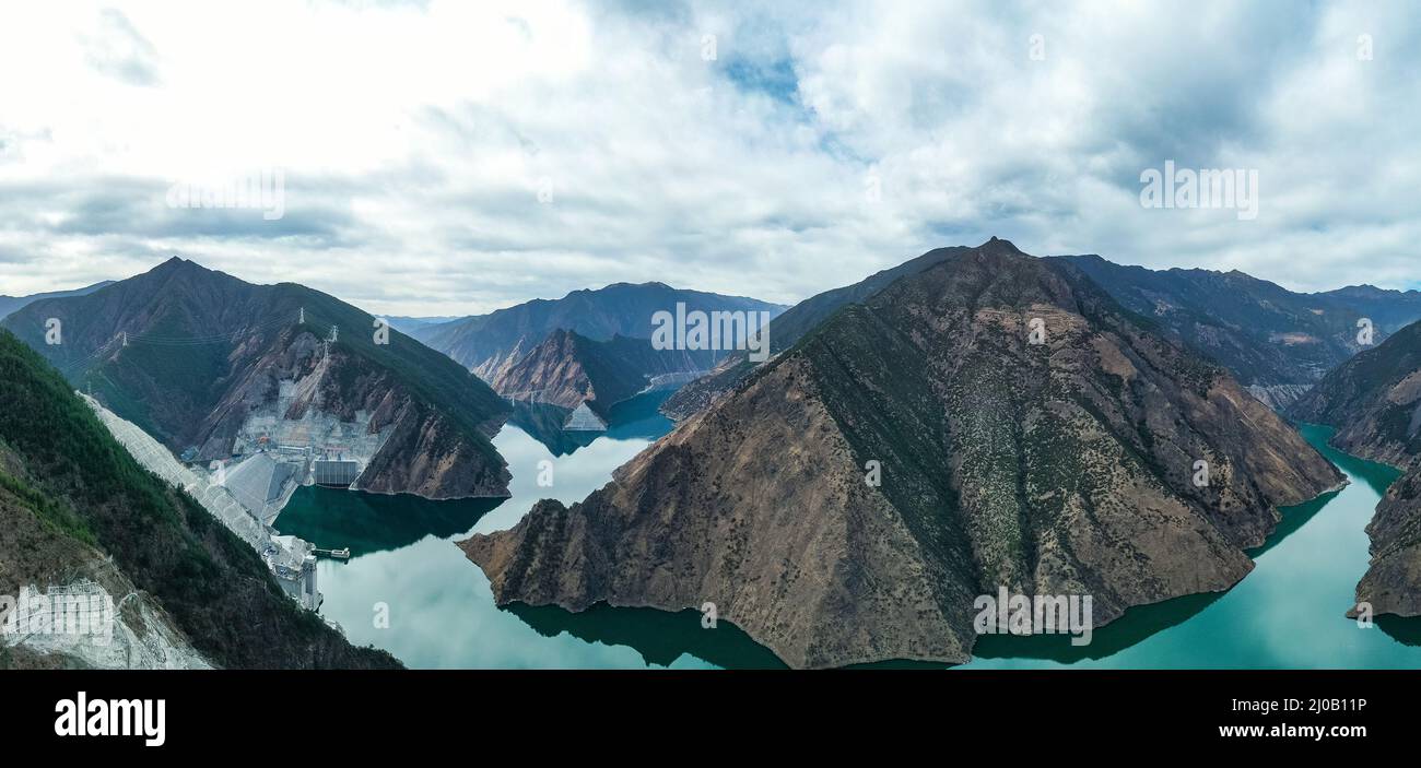 (220318) -- YAJIANG, March 18, 2022 (Xinhua) -- Aerial photo taken on ...