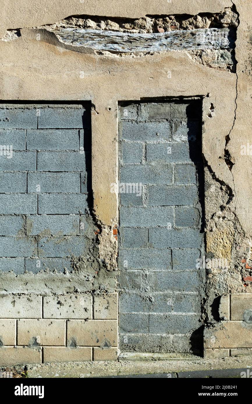 Historical building deterioration hi-res stock photography and images ...