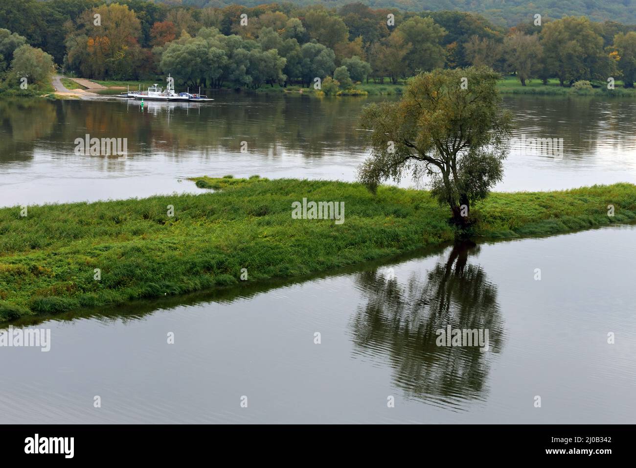 Elbe crossing hi-res stock photography and images - Alamy