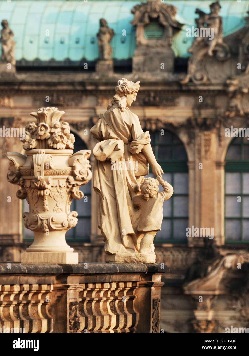 Dresdner zwinger and frauenkirche hi-res stock photography and images ...