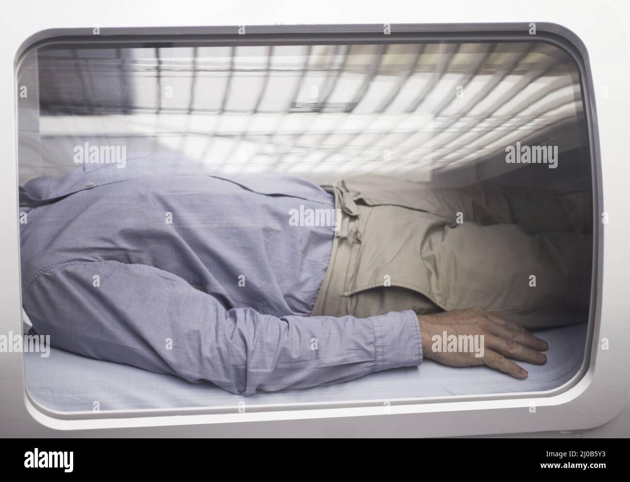 Hospital patient oxygen tank hi-res stock photography and images - Alamy