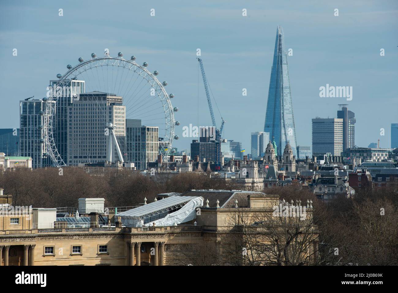 London skyline shard wheel hi-res stock photography and images - Alamy
