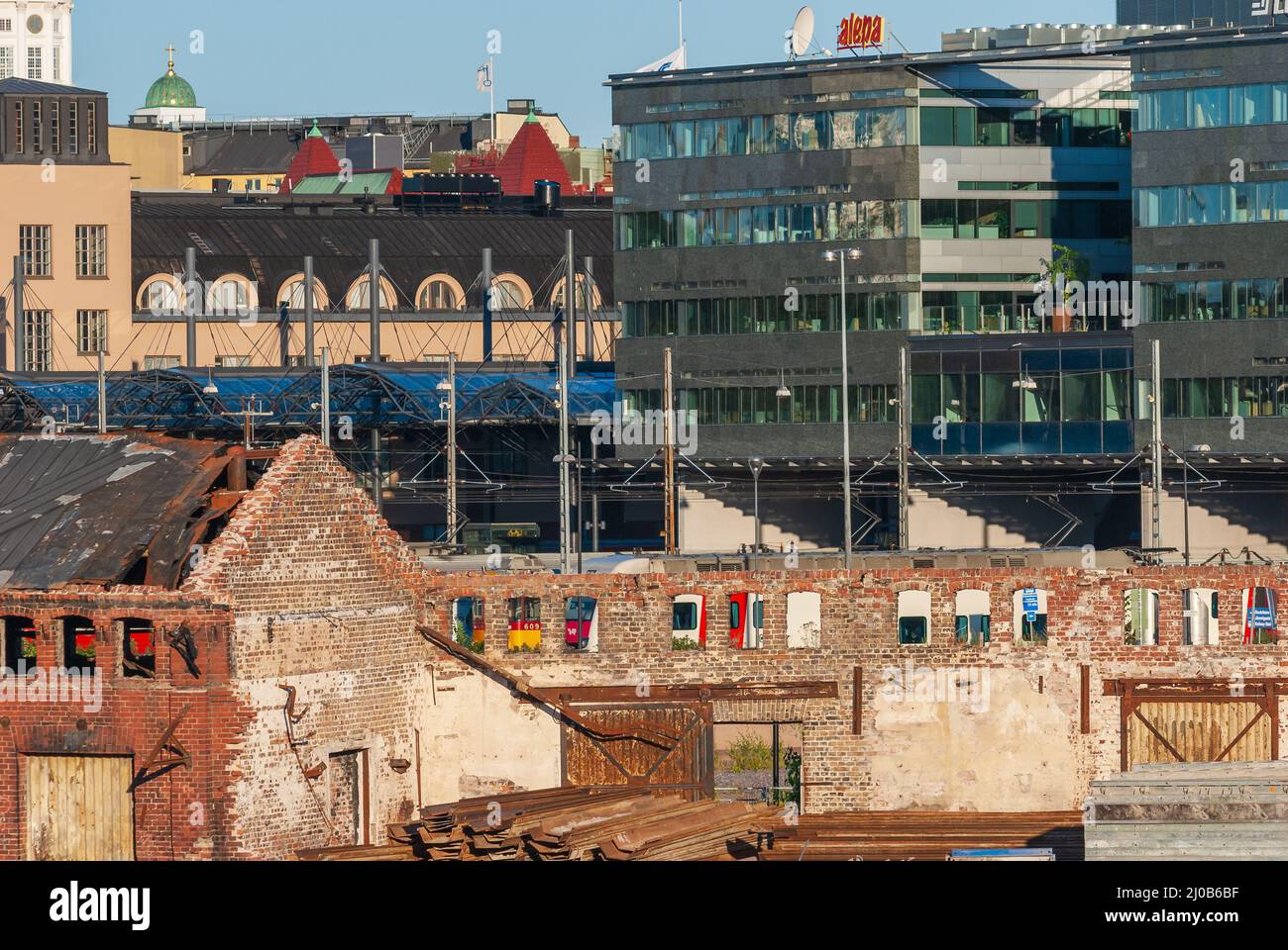 Warehouses in railroad yard hi-res stock photography and images - Alamy