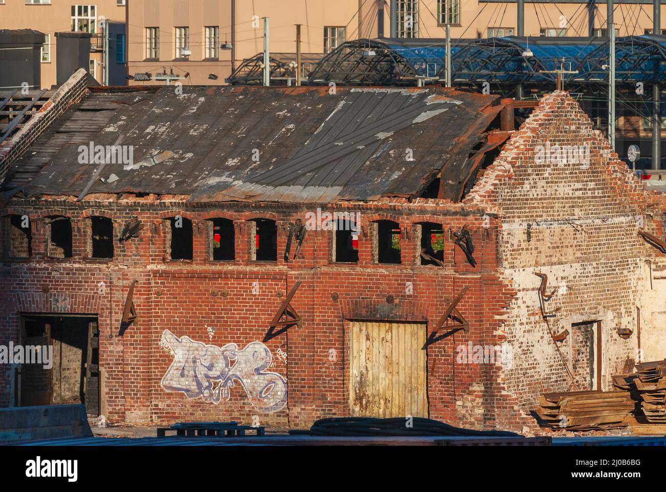 Warehouses in railroad yard hi-res stock photography and images - Alamy