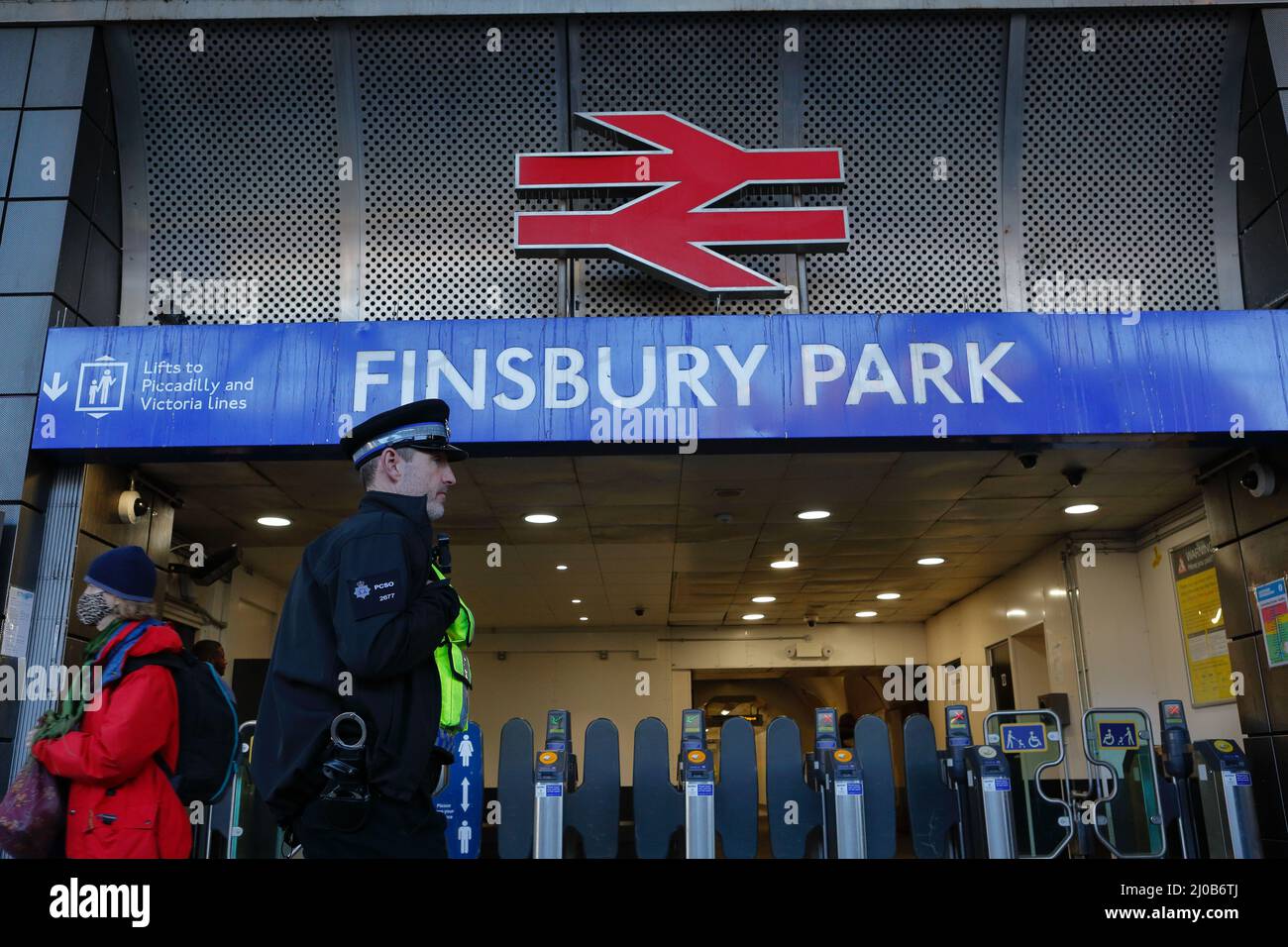 London (UK), 17.03.2022: British Transport (BT) police PCSOs carry ...
