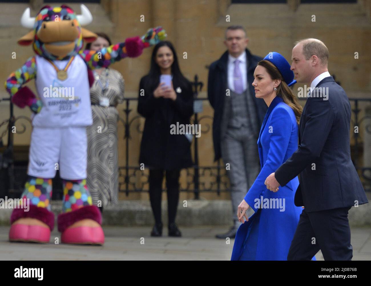 Prince William and Catherine / Duke and Duchess of Cambridge arriving ...
