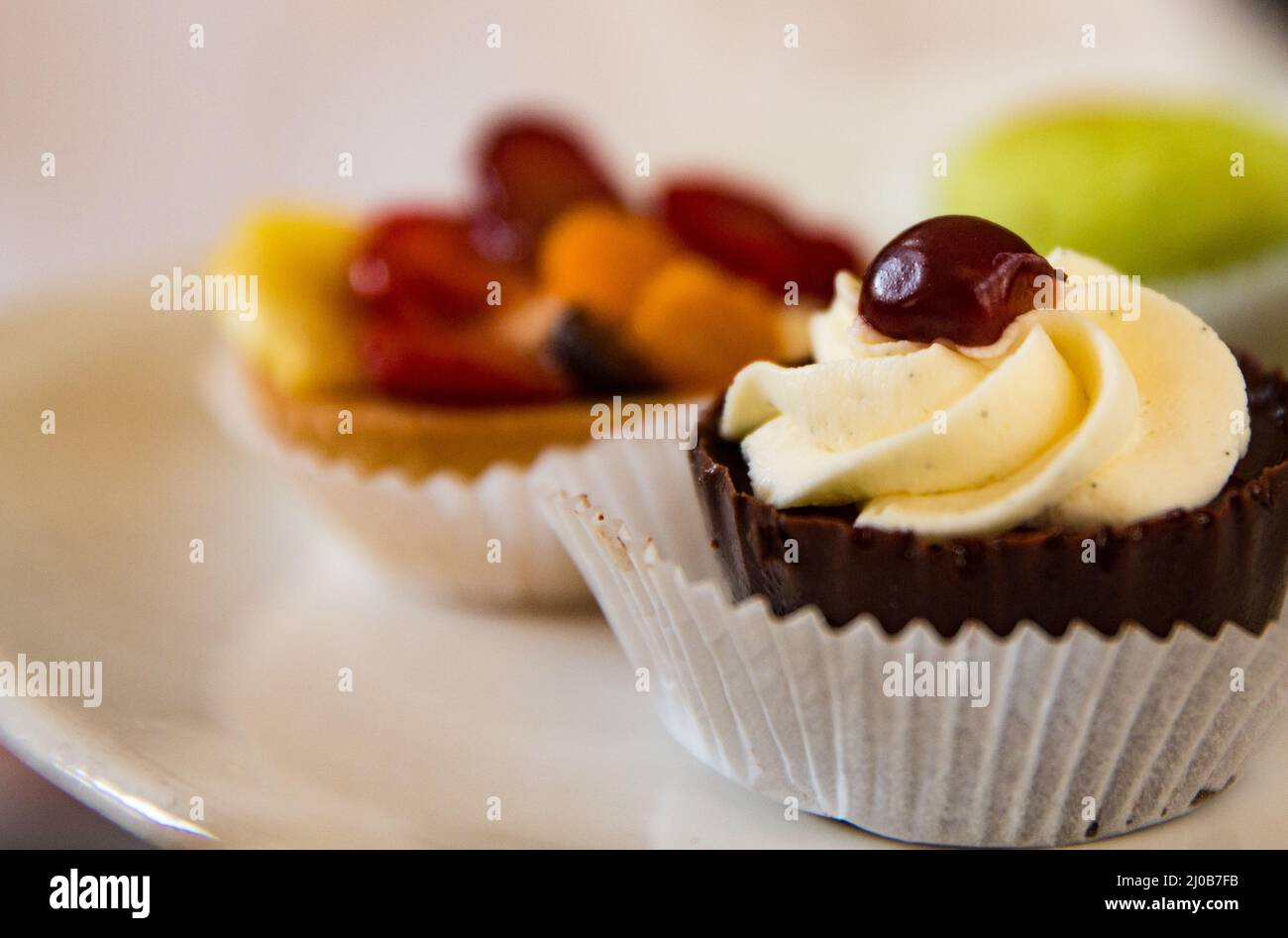 Afternoon tea at the very famous 'Pump Room' teashop at the Roman Baths ...