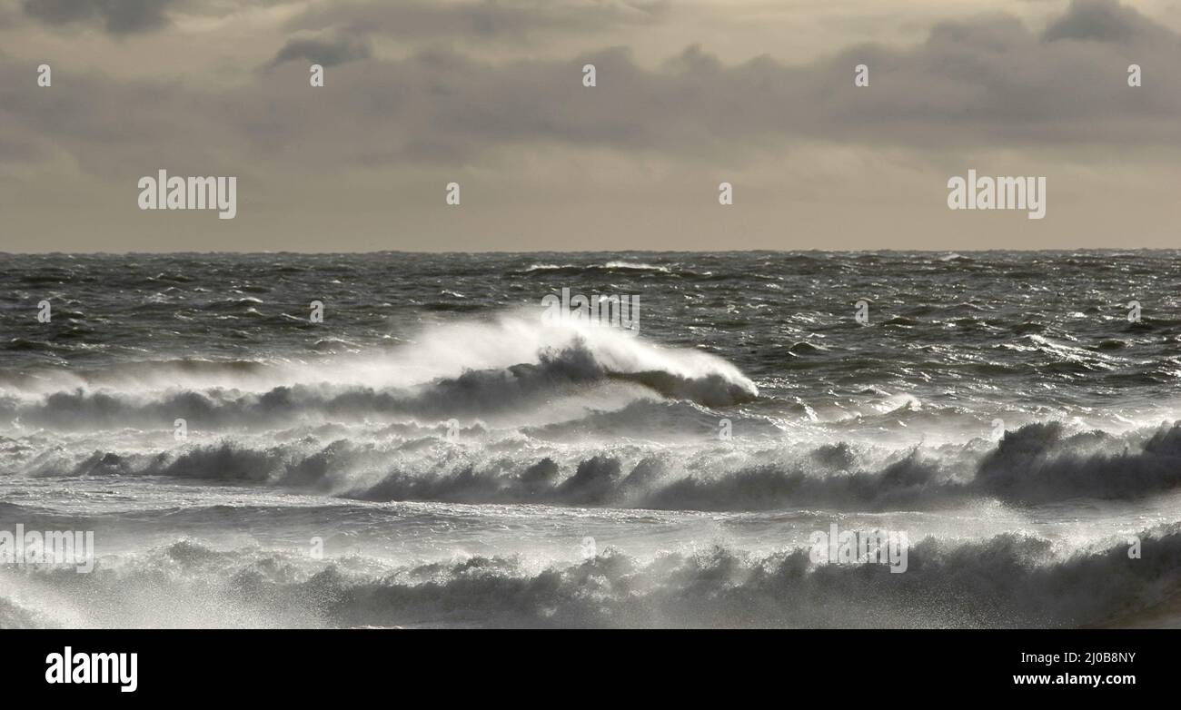 Dark sea rough hi-res stock photography and images - Alamy