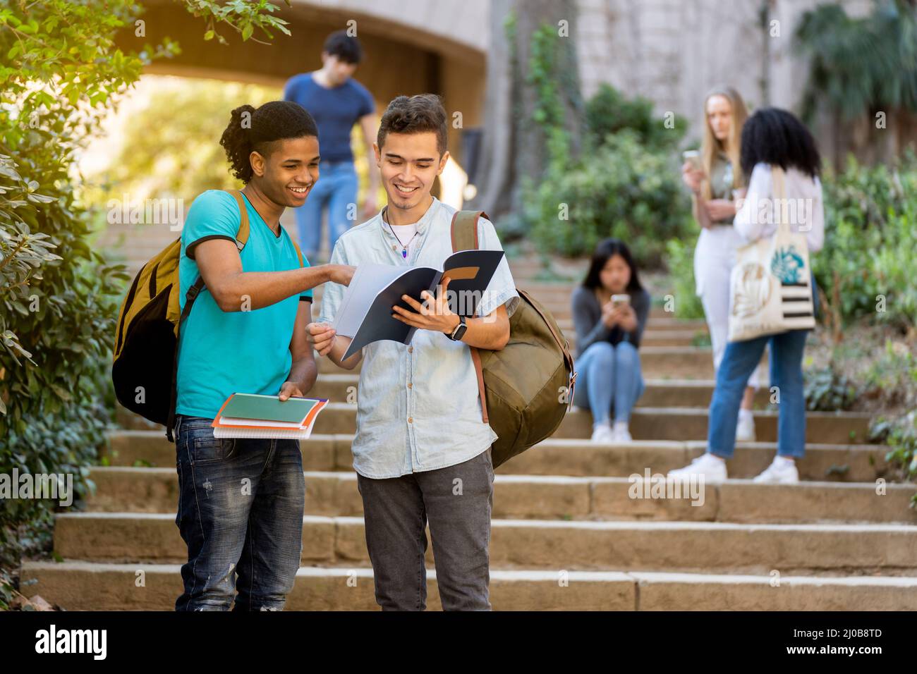 Male friends two students hi-res stock photography and images - Alamy
