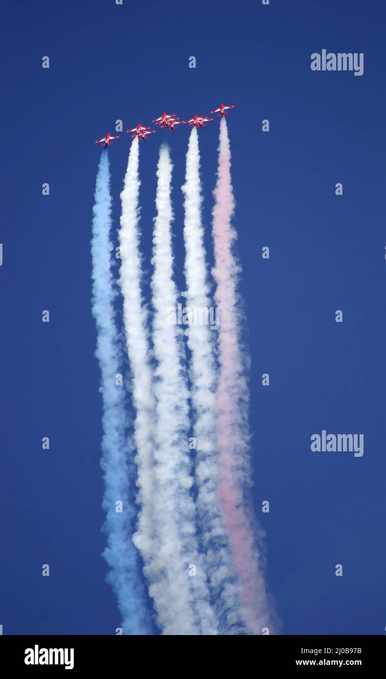 Red Arrows formation flying Stock Photo - Alamy