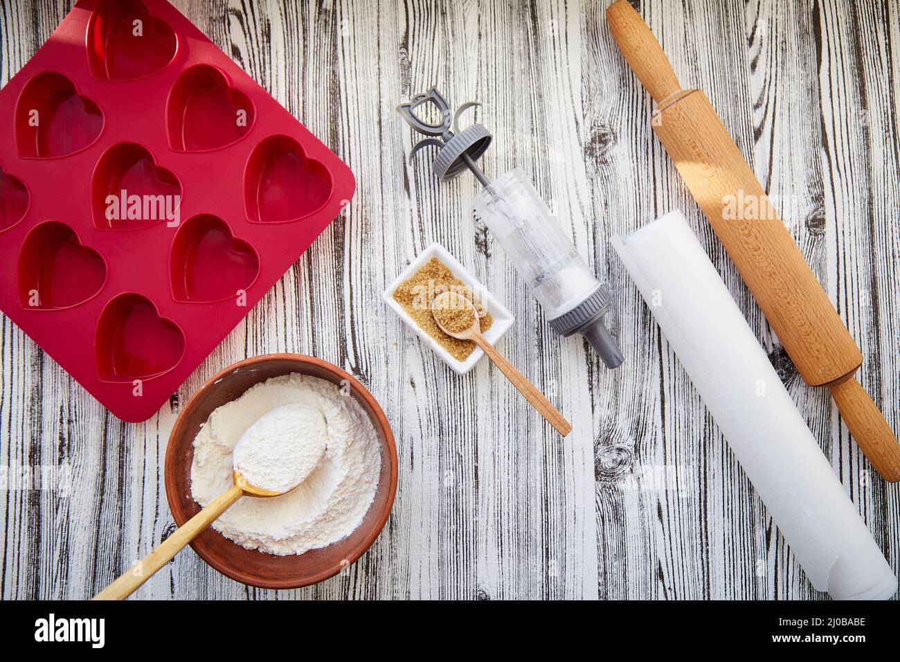 Baking equipment with heart-shaped silicone mold, rolling pin ...