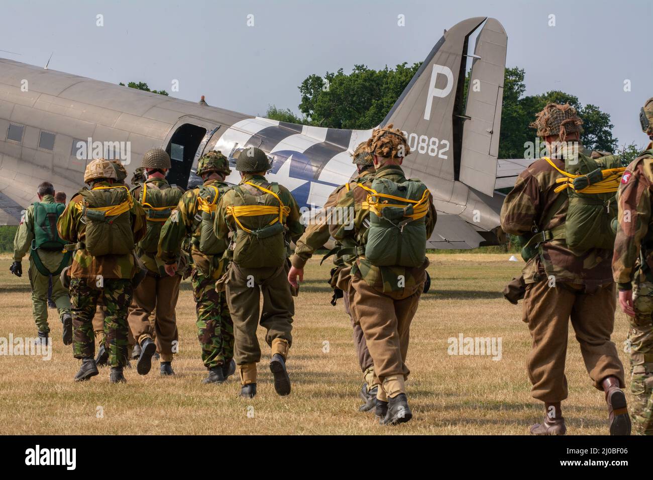 World war ii paratrooper hi-res stock photography and images - Alamy