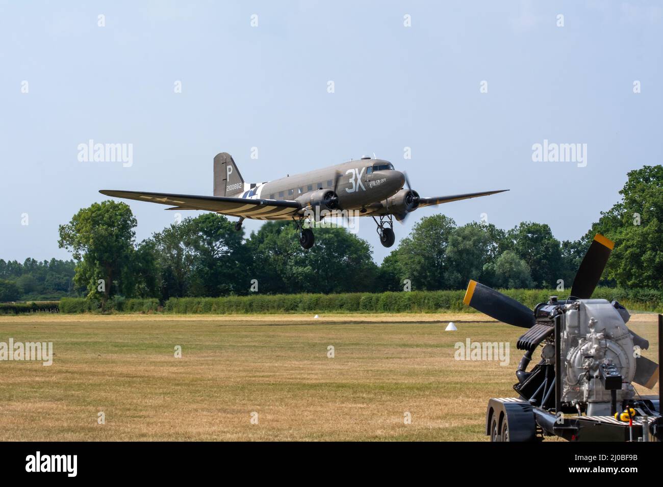 Ww2 american paratrooper hi-res stock photography and images - Alamy
