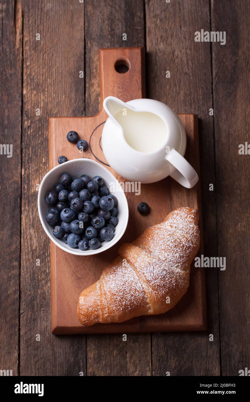 Gold top milk hi-res stock photography and images - Alamy