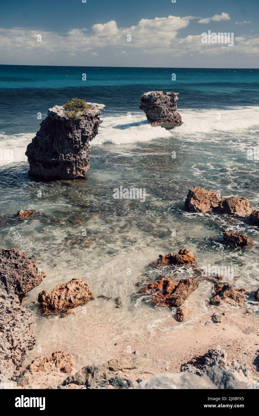 Two rocks beach hi-res stock photography and images - Alamy