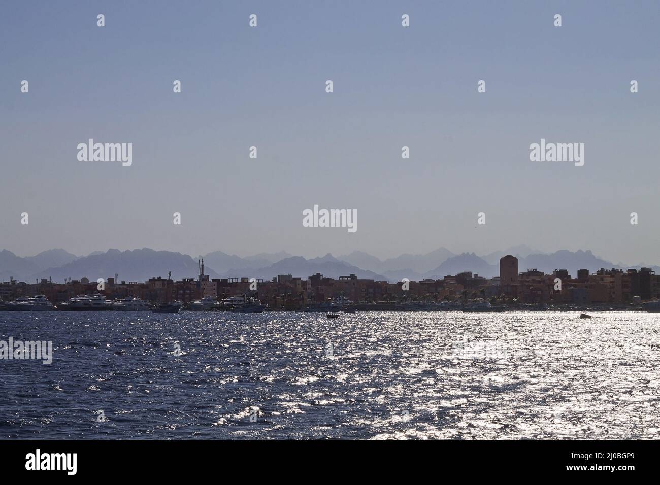 Sunlight distant mountains hi-res stock photography and images - Alamy