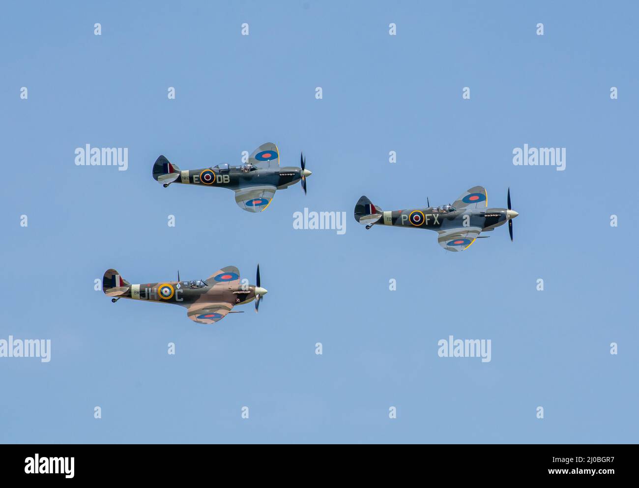 World war 2 planes formation hi-res stock photography and images - Alamy
