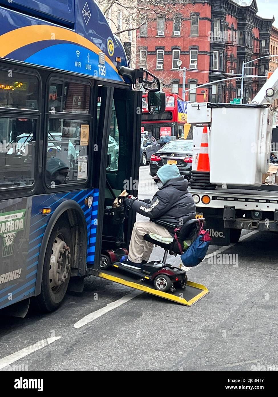 Wheelchair access public transport hi-res stock photography and images ...