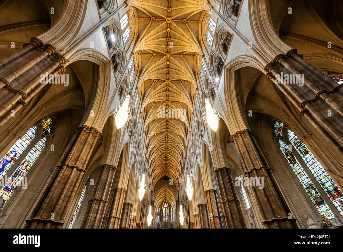 Westminster abbey fan vaulted ceiling hi-res stock photography and ...