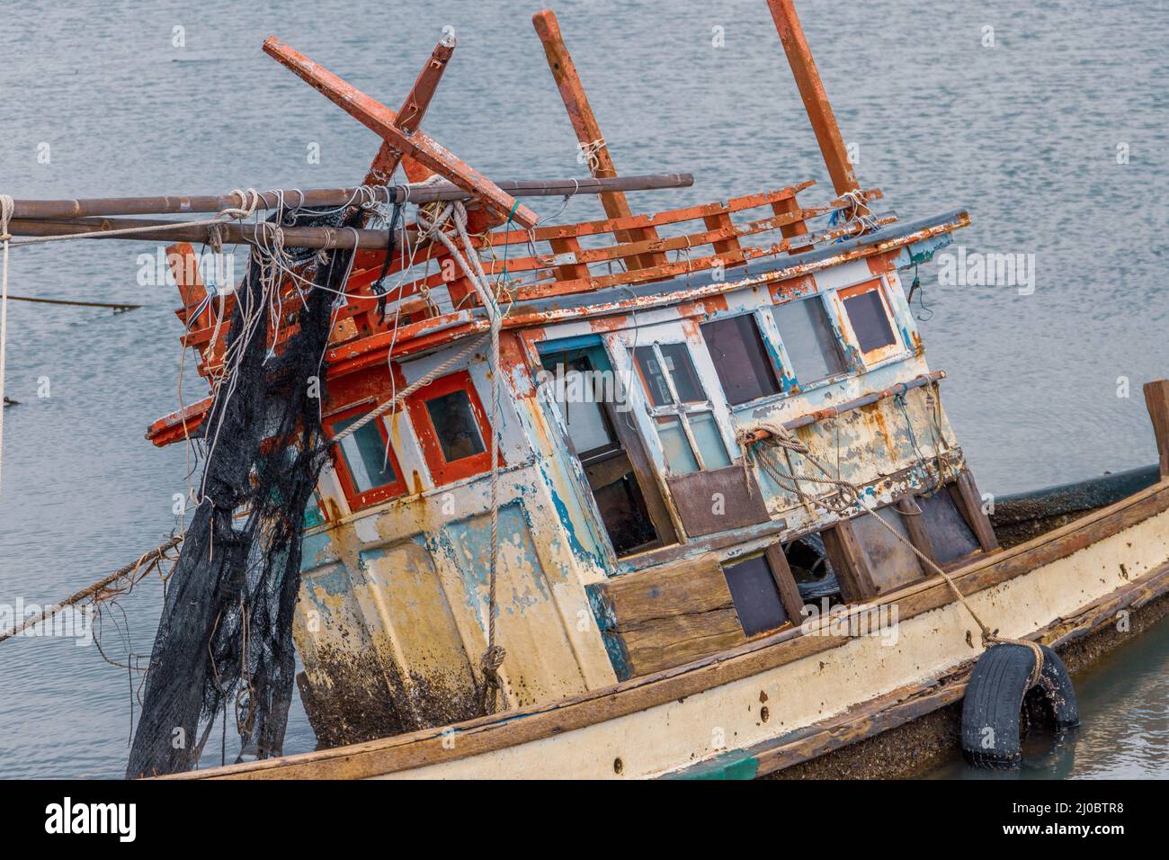 Transportation sea sinking ship water damaged hi-res stock photography ...