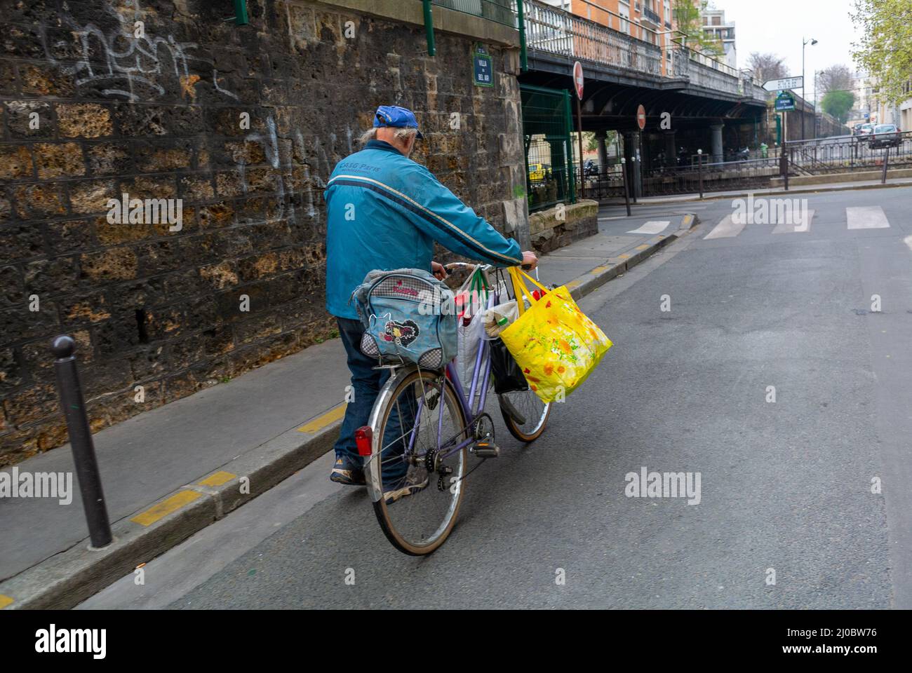 Homeless man walking away hi-res stock photography and images - Alamy