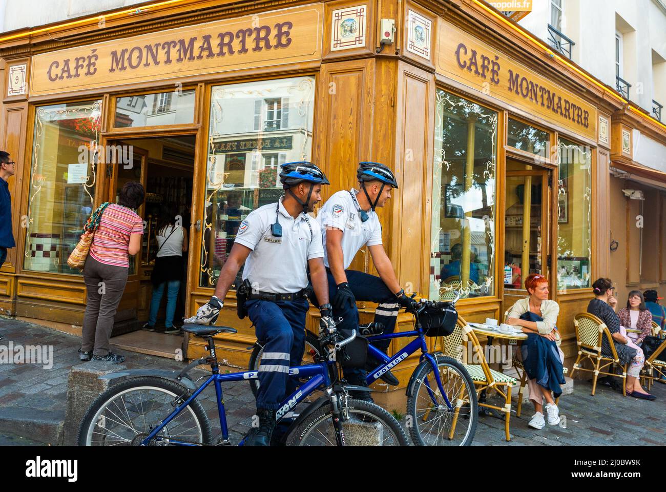 French policemen hi-res stock photography and images - Alamy