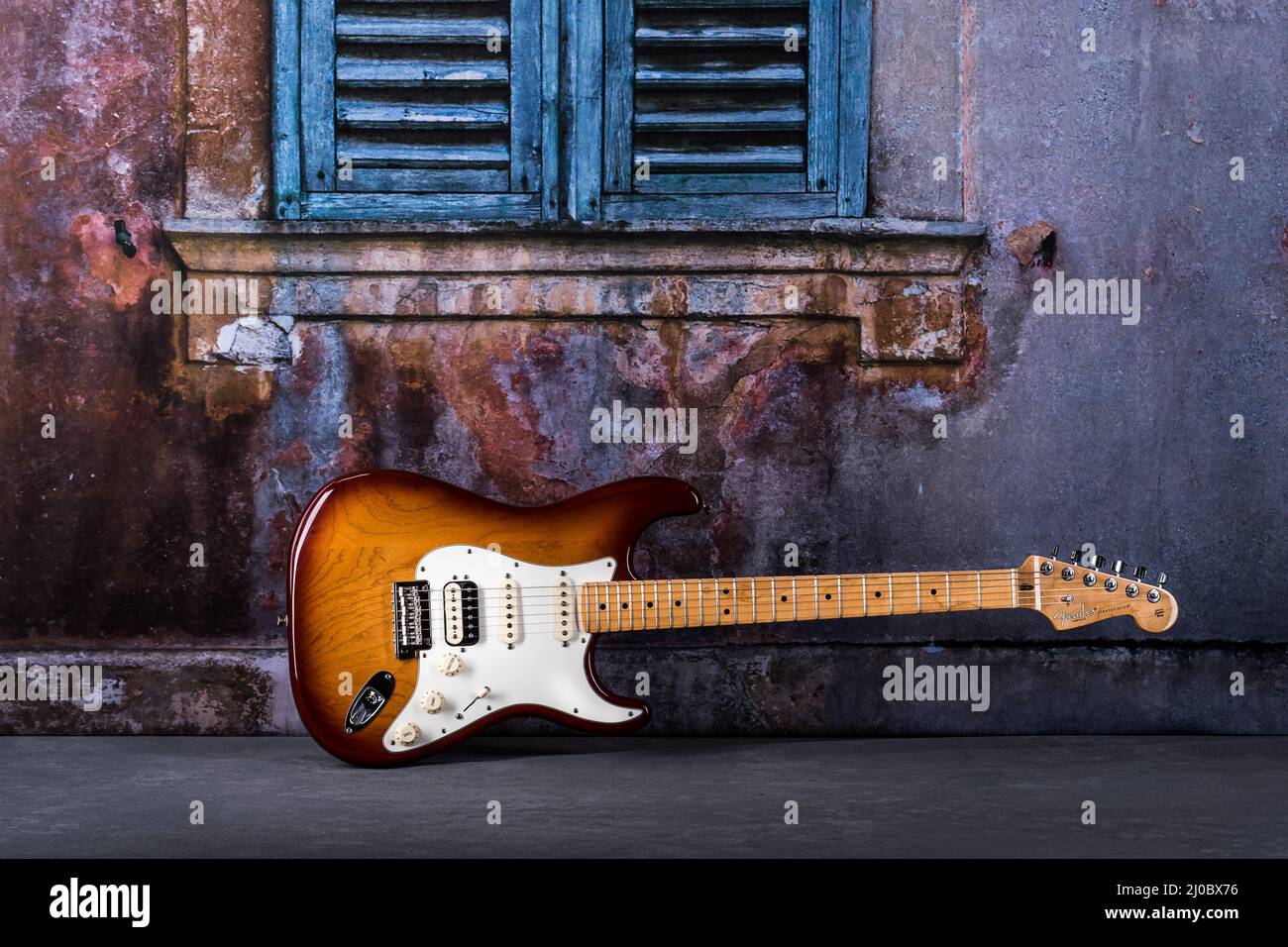 Sunburst stratocaster on tuscan backdrop Stock Photo - Alamy