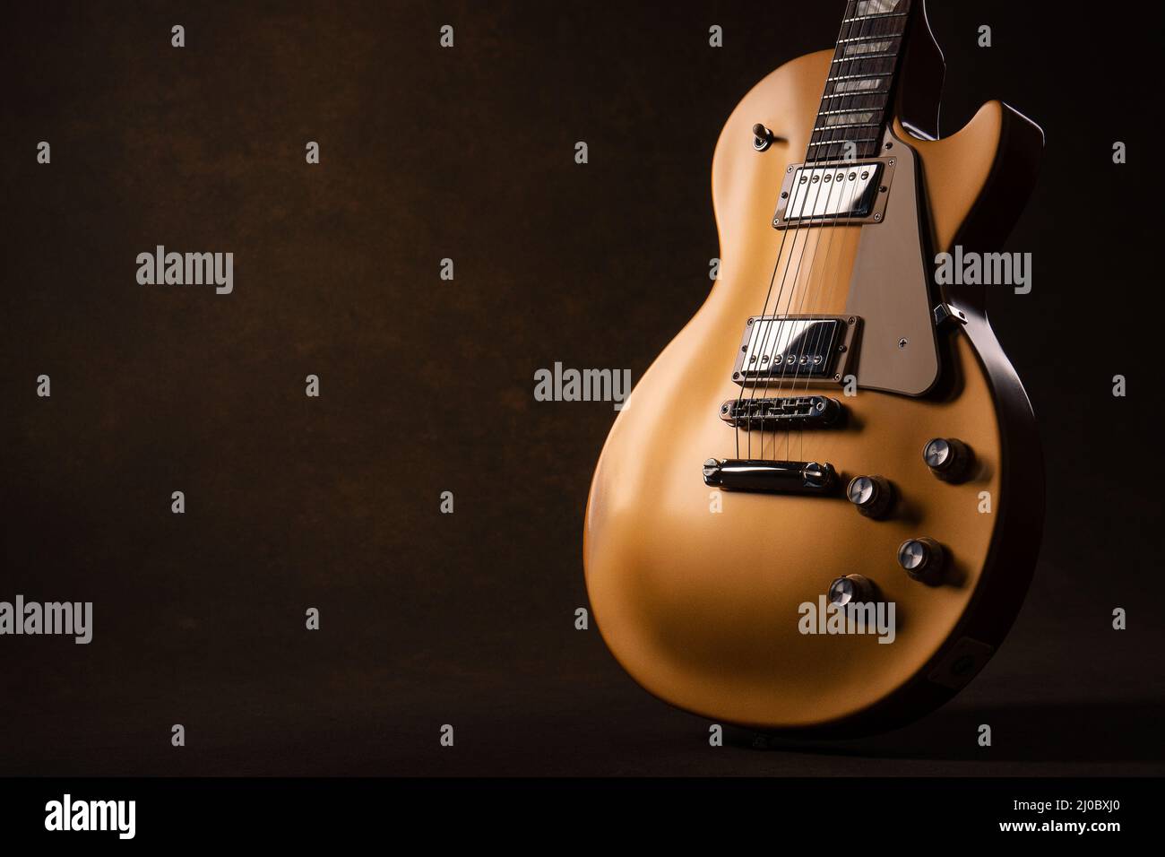 Gold les paul hi-res stock photography and images - Alamy