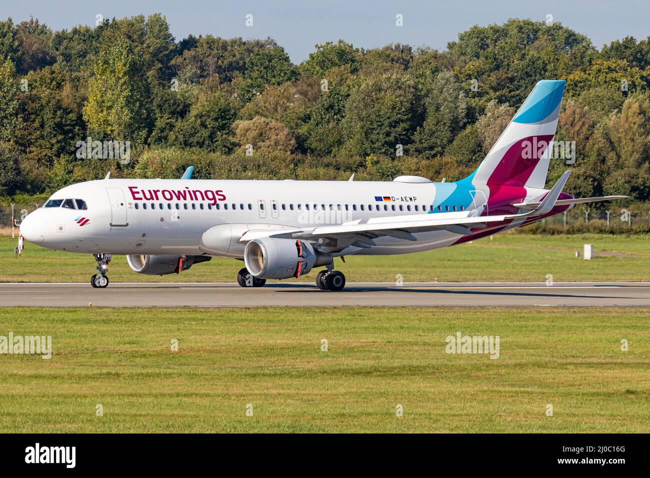 Eurowings EW Airbus A320-214(WL) D-AEWP Stock Photo - Alamy