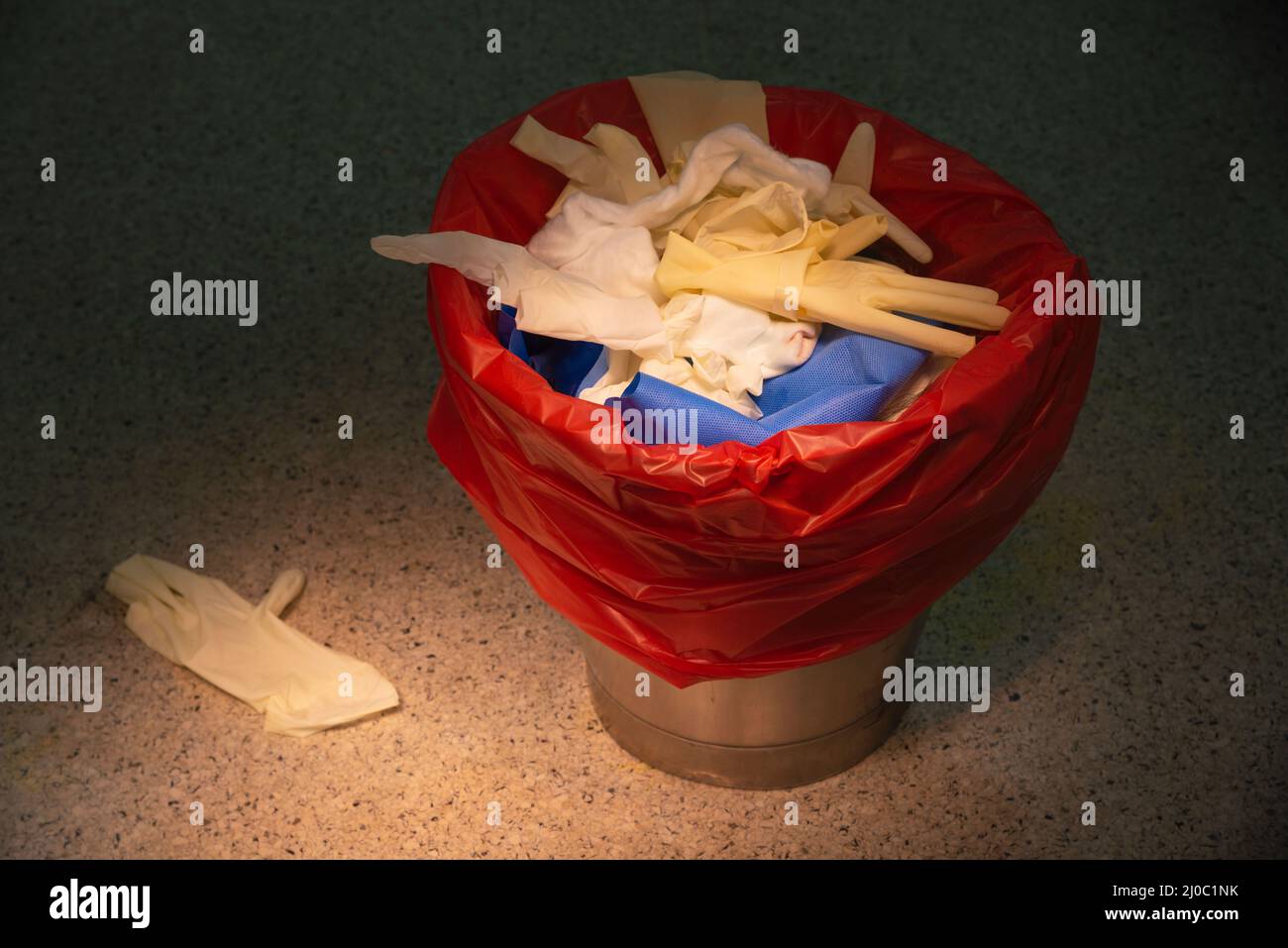 Dirty operating room hi-res stock photography and images - Alamy