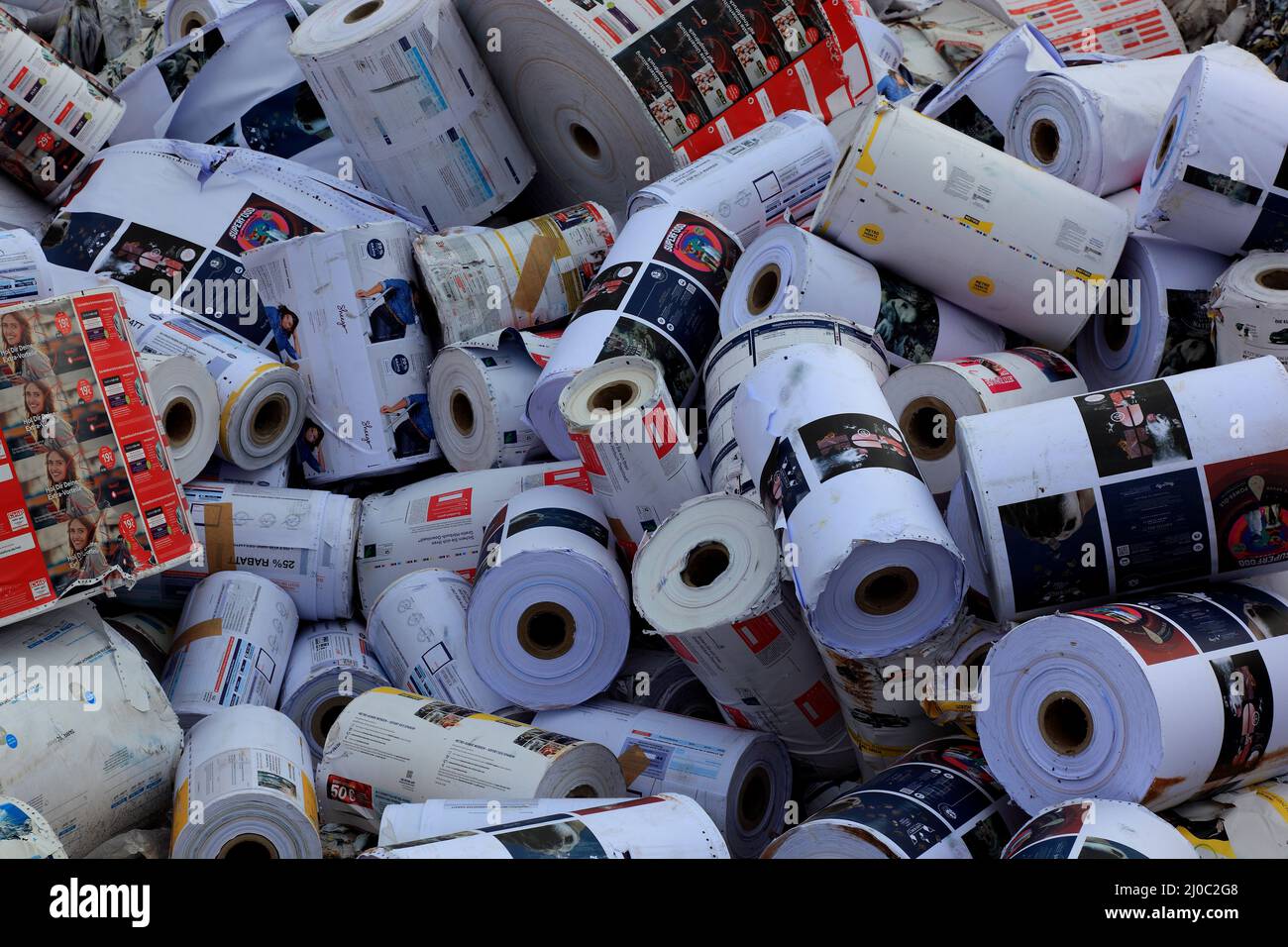 Altpapier, Papierrollen direkt aus der Druckerei zum Recycling / Waste ...