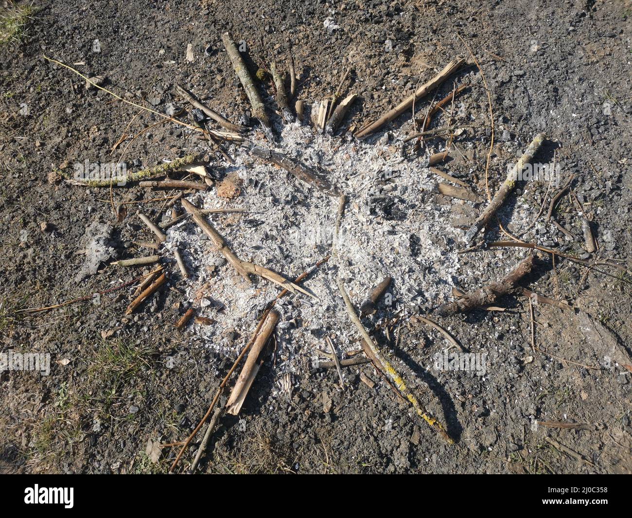 Burn pieces of wood hi-res stock photography and images - Alamy
