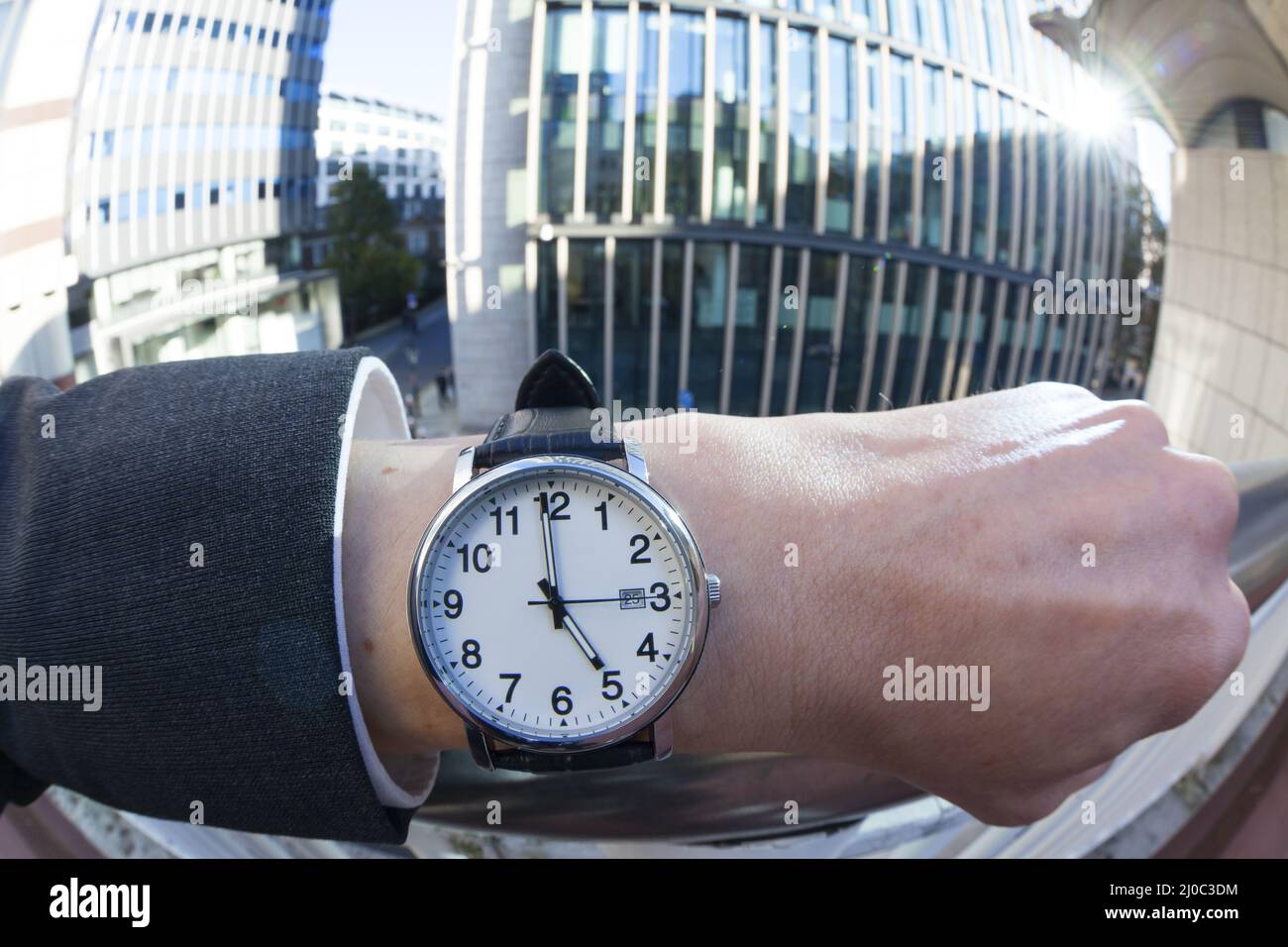 Checking real time business hi-res stock photography and images - Alamy