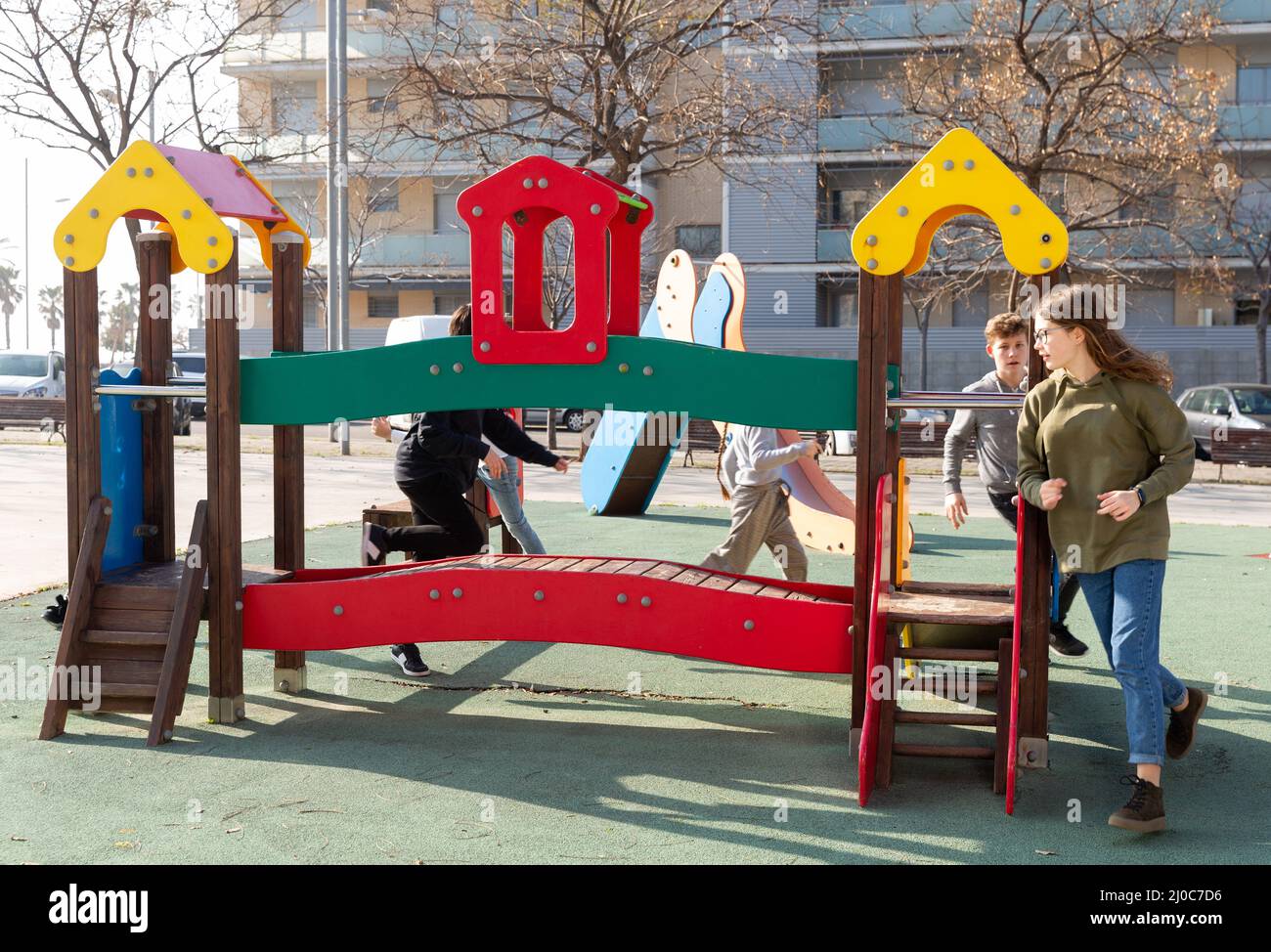 Children playing on playground jungle gym hi-res stock photography and images - Alamy