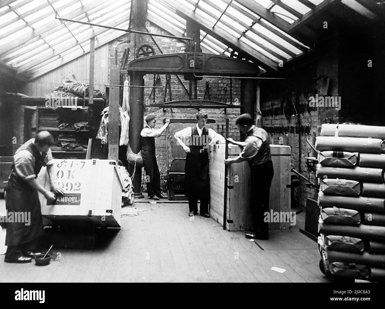Victorian cloth manufacture hi-res stock photography and images - Alamy