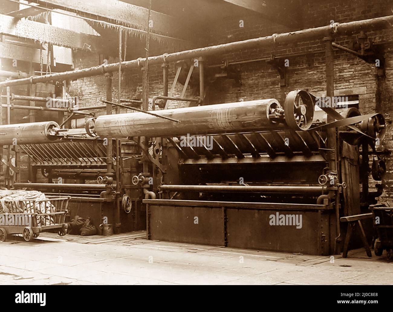 Dyeing mill hi-res stock photography and images - Alamy