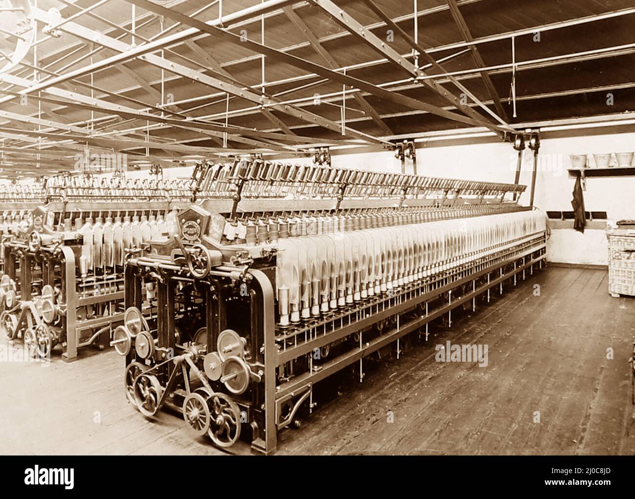 Twisting frame hi-res stock photography and images - Alamy