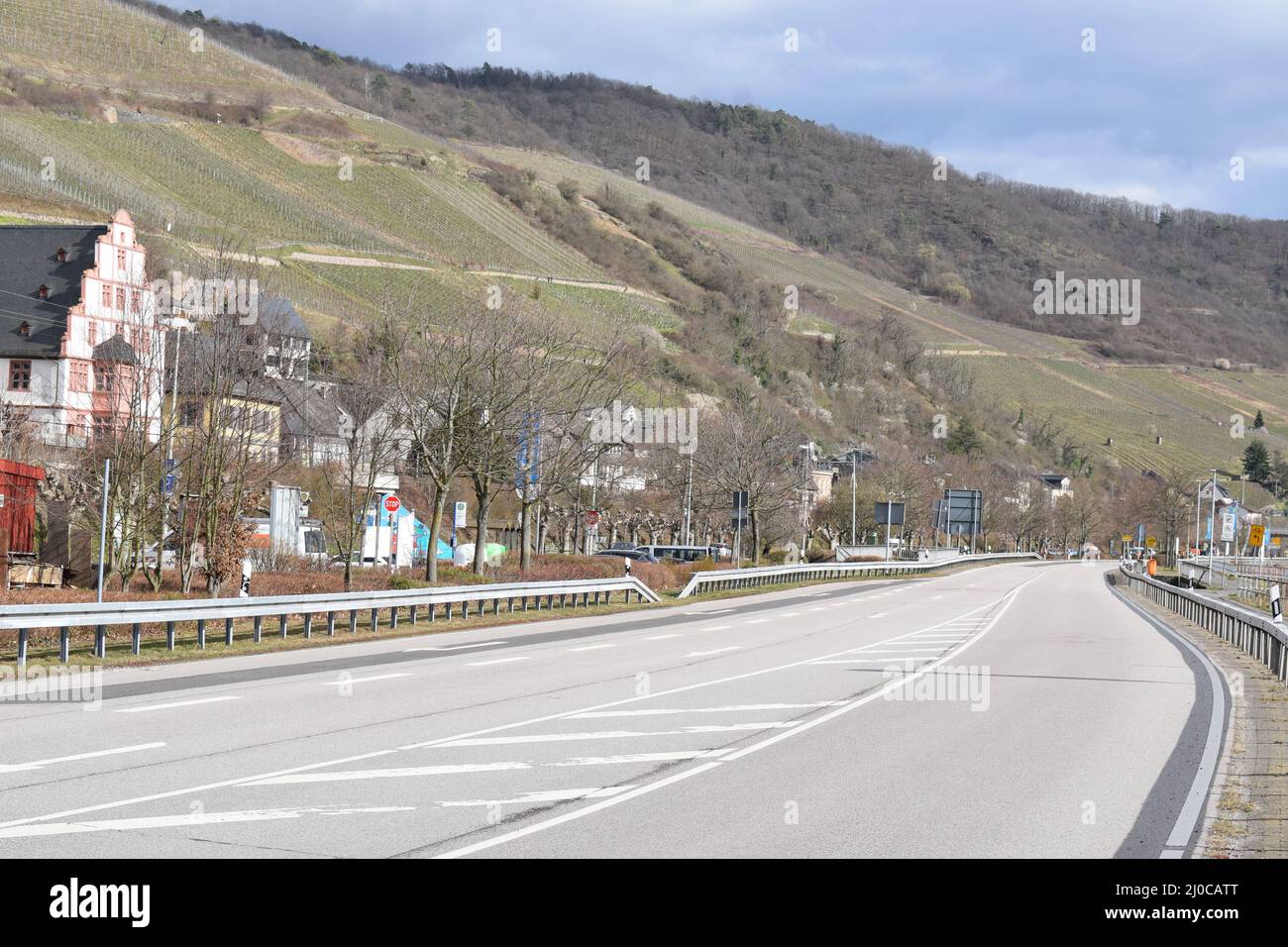 waterfront road at the Rhine, Lorch Stock Photo - Alamy